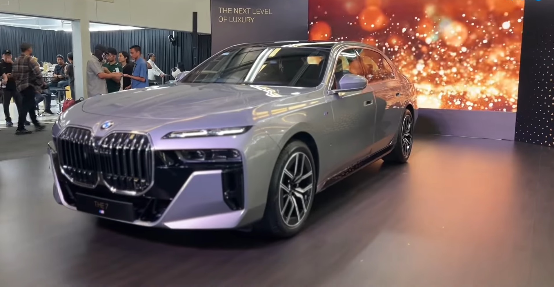 BMW Resmi Luncurkan Sedan Mewah Seri 7 “The New 7” Varian Mild Hybrid ...